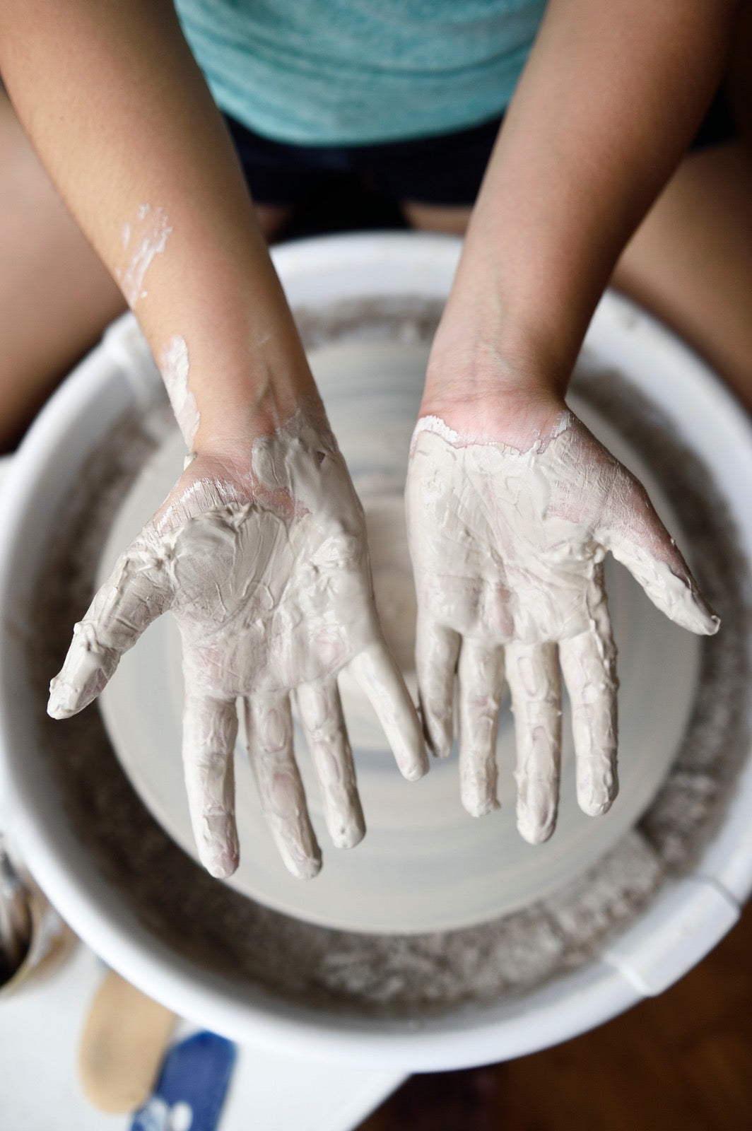 Getting to know a Serial Kilner | Handmade tableware Singapore – Eat & Sip