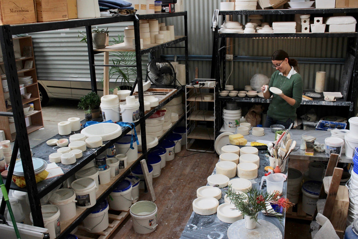 Pouring liquid slip with LouiseM Studio | Handmade ceramic tableware ...