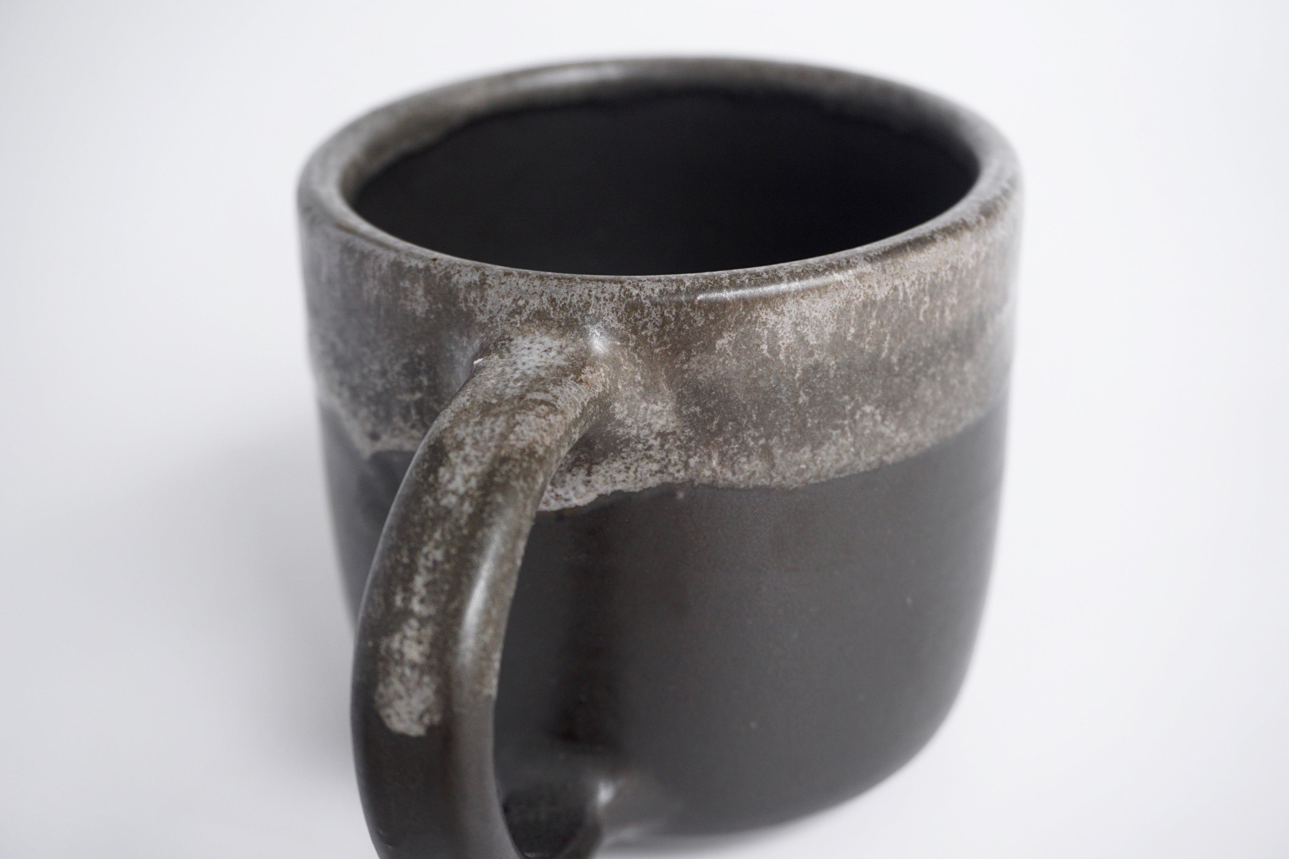 Raven cup by Geluk Studio | Handmade cup tableware Singapore – Eat & Sip